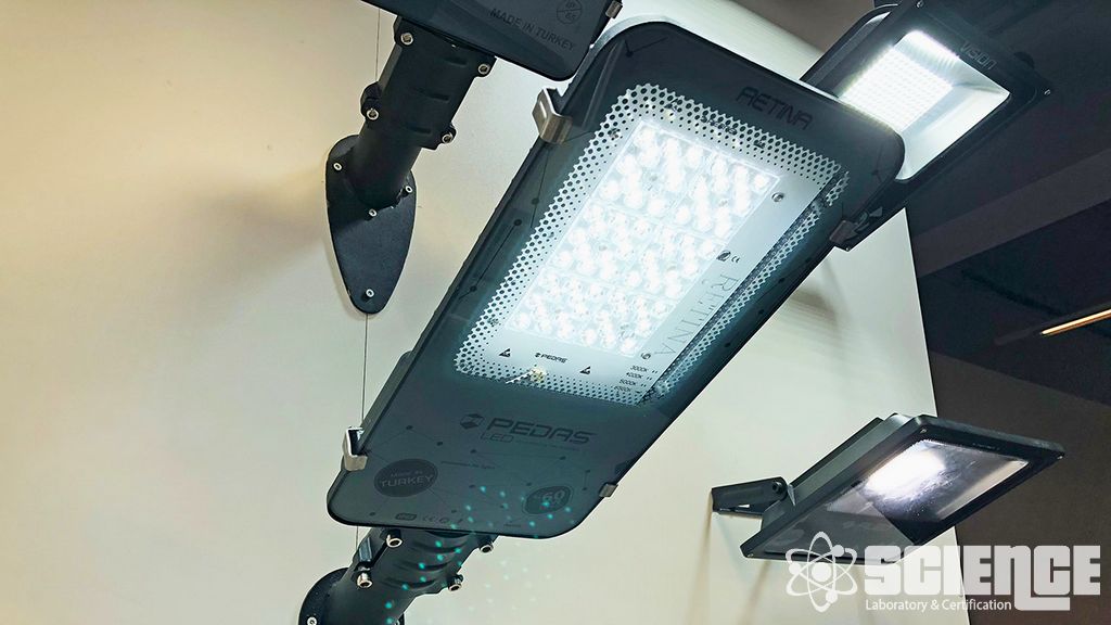 ANSI C136.31 ሙከራ